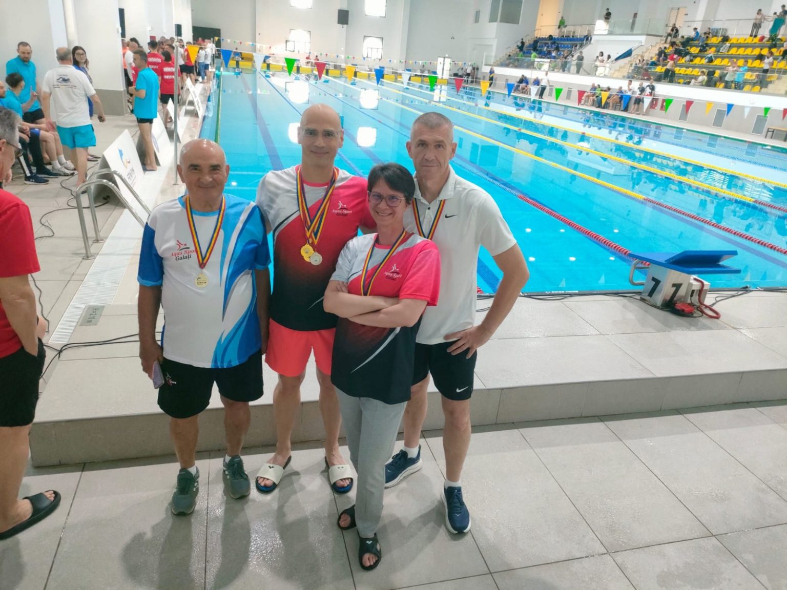 Înot: 19 medalii pentru Aqua Sport Galaţi la Naţionalele Masters ...