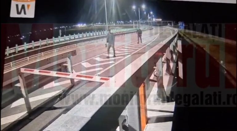 VIDEO: Vloggeri de peste ocean prinşi înainte să urce în vârful podului ...